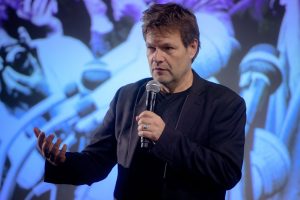 Jasper Steinlein and Jonathan Packroff - German industry crashes Habeck ...